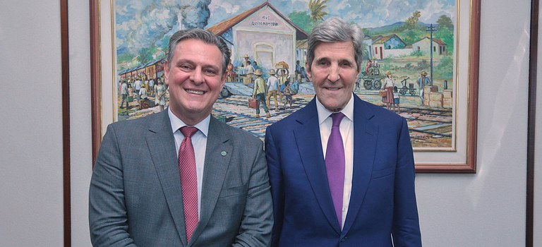 Fávaro propõe a John Kerry investimento internacional na ciência ...