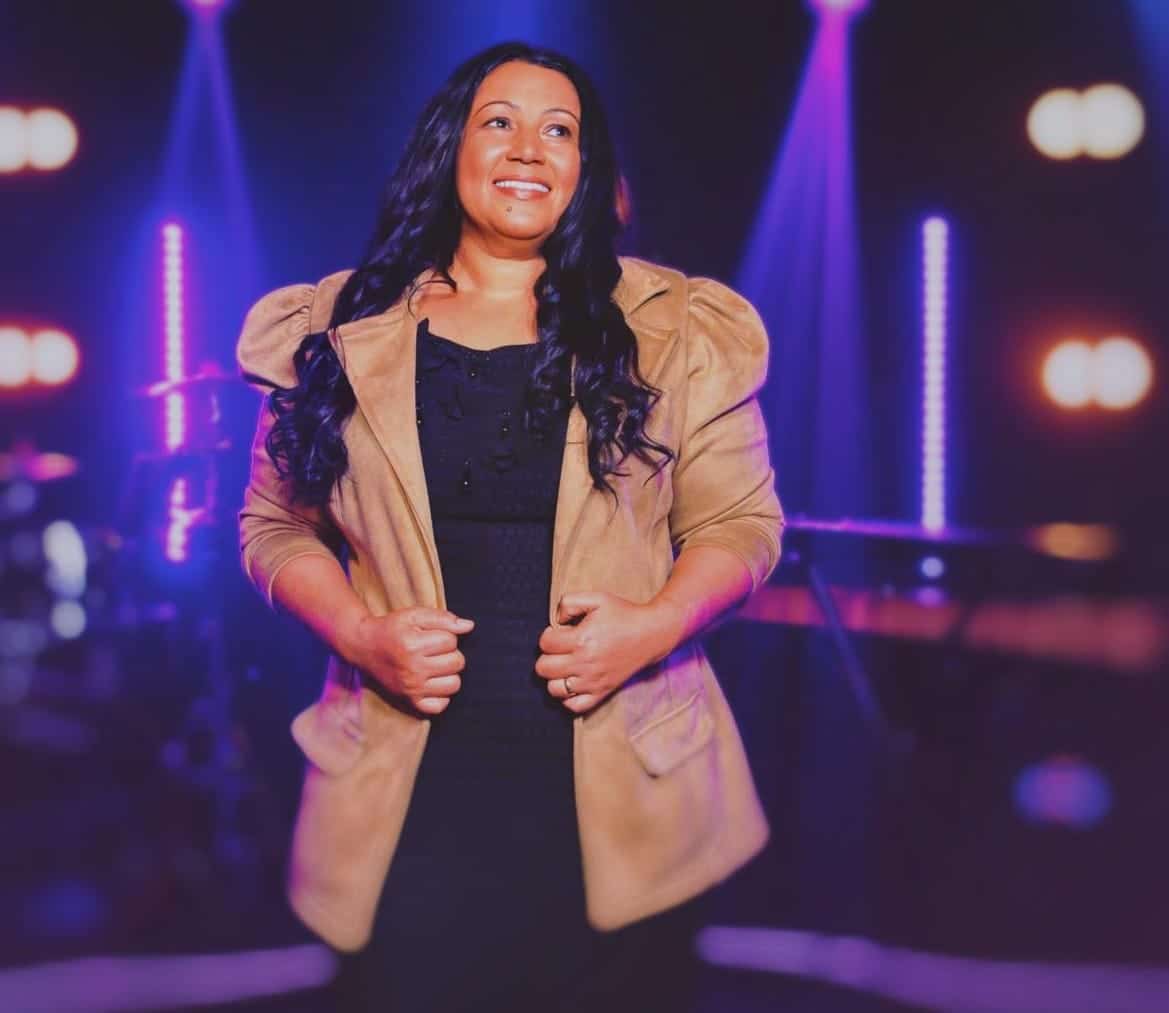 Mônica Andrade lança projeto musical com a participação de Aurelina ...