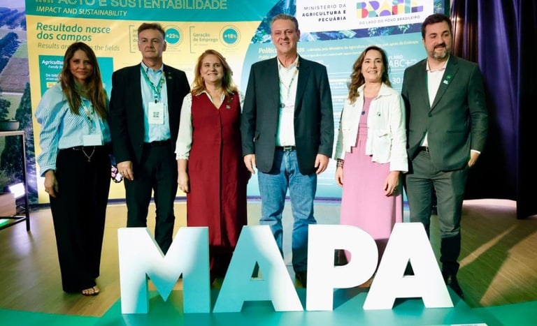 Ministro Carlos Fávaro visita AgriZone e reforça presença do Mapa em ...