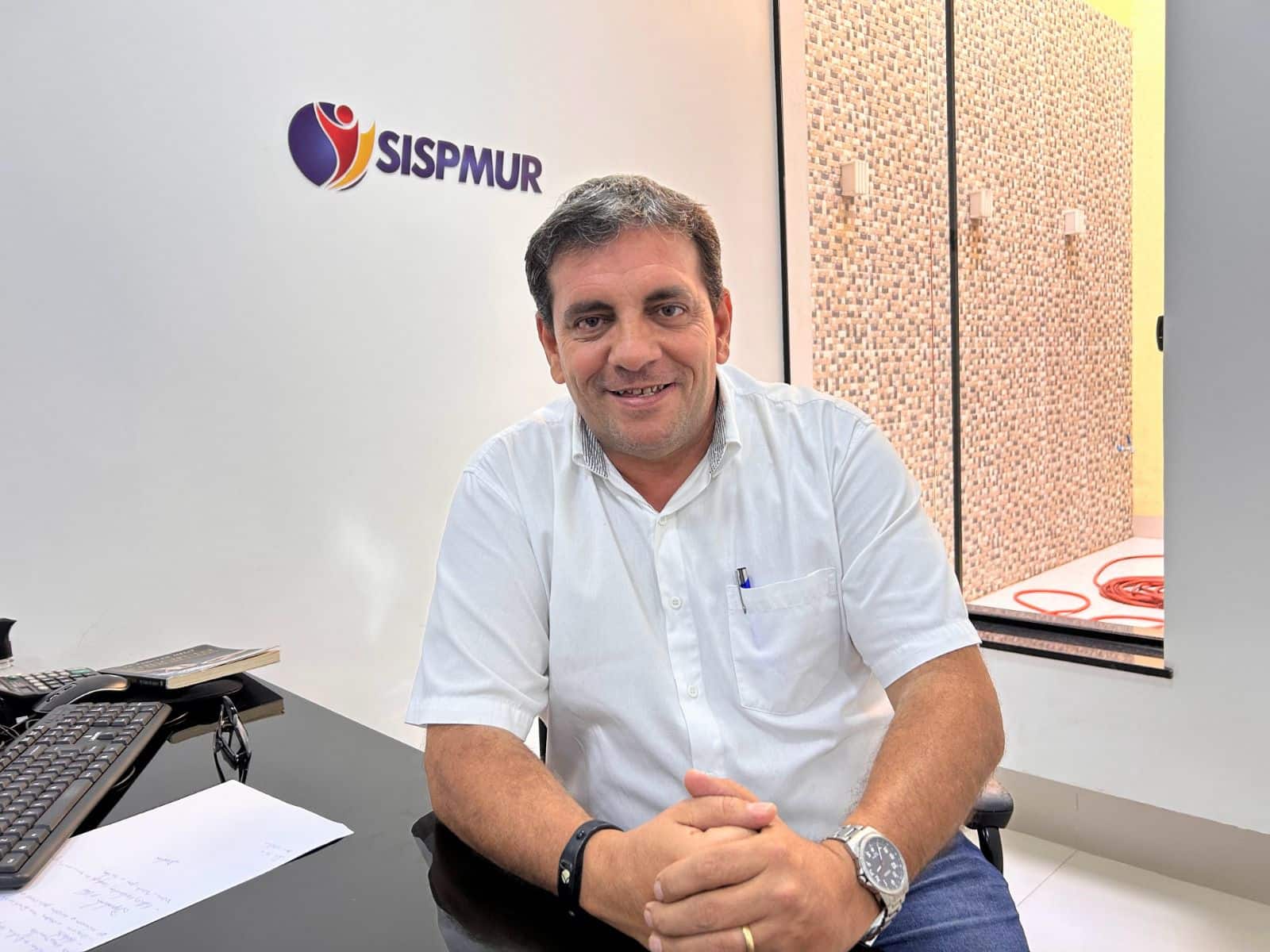 Professor Reuber é eleito novo presidente do SISPMUR - Primeira Hora